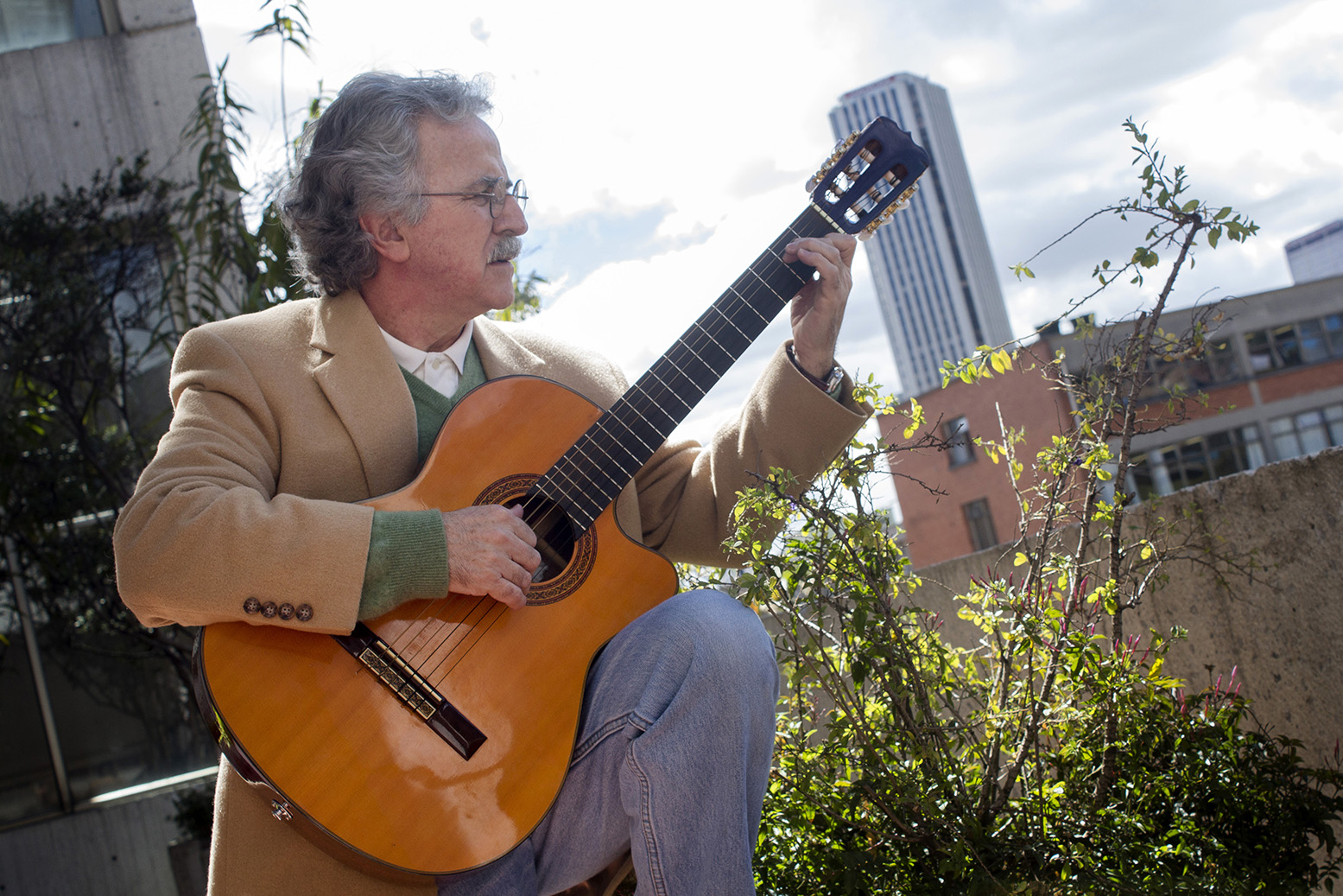 Egresado Jaime Valencia Aristizábal | Universidad de Bogotá Jorge Tadeo ...