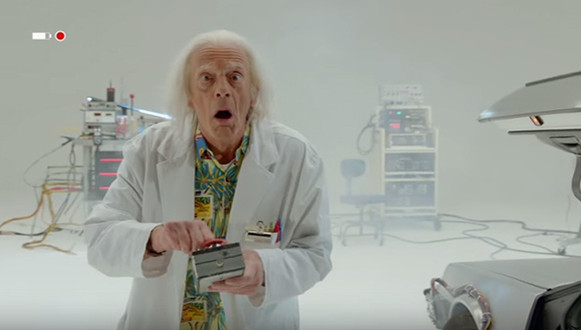 El Doc Brown viaja en el tiempo para dejarte este mensaje | Universidad ...