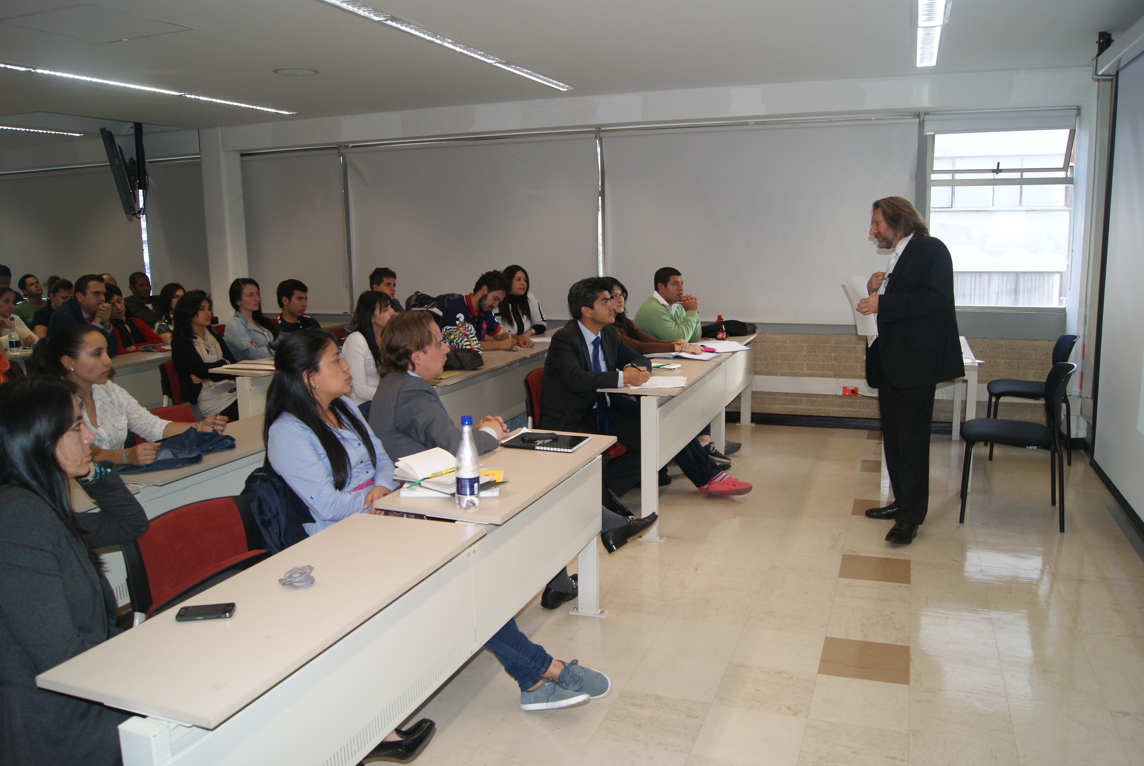 Con éxito se desarrolló la conferencia del Juez argentino Carlos ...