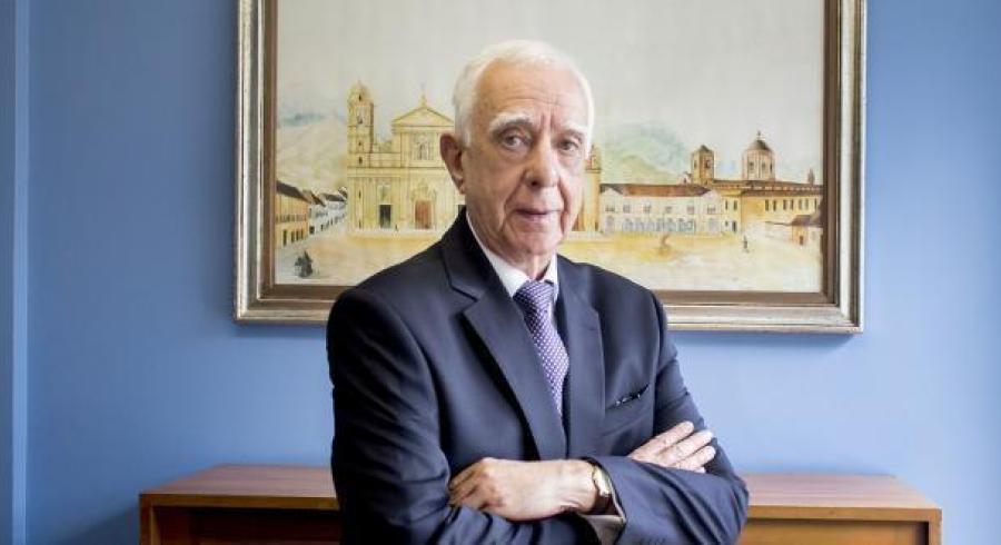 'El escudo y la bandera’: columna de Jaime Pinzón en el Nuevo Siglo ...